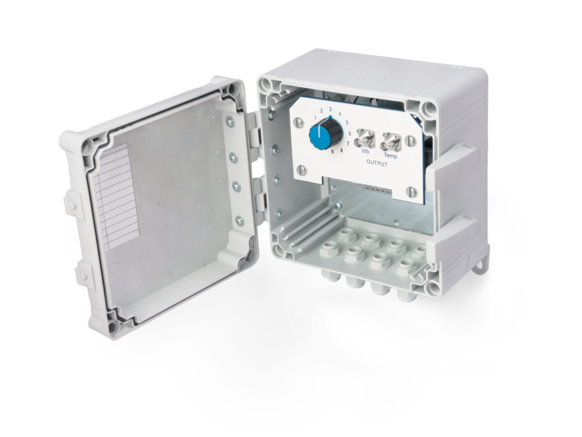 HS-SE-DT-PC Switching Enclosure - Hansford Sensors